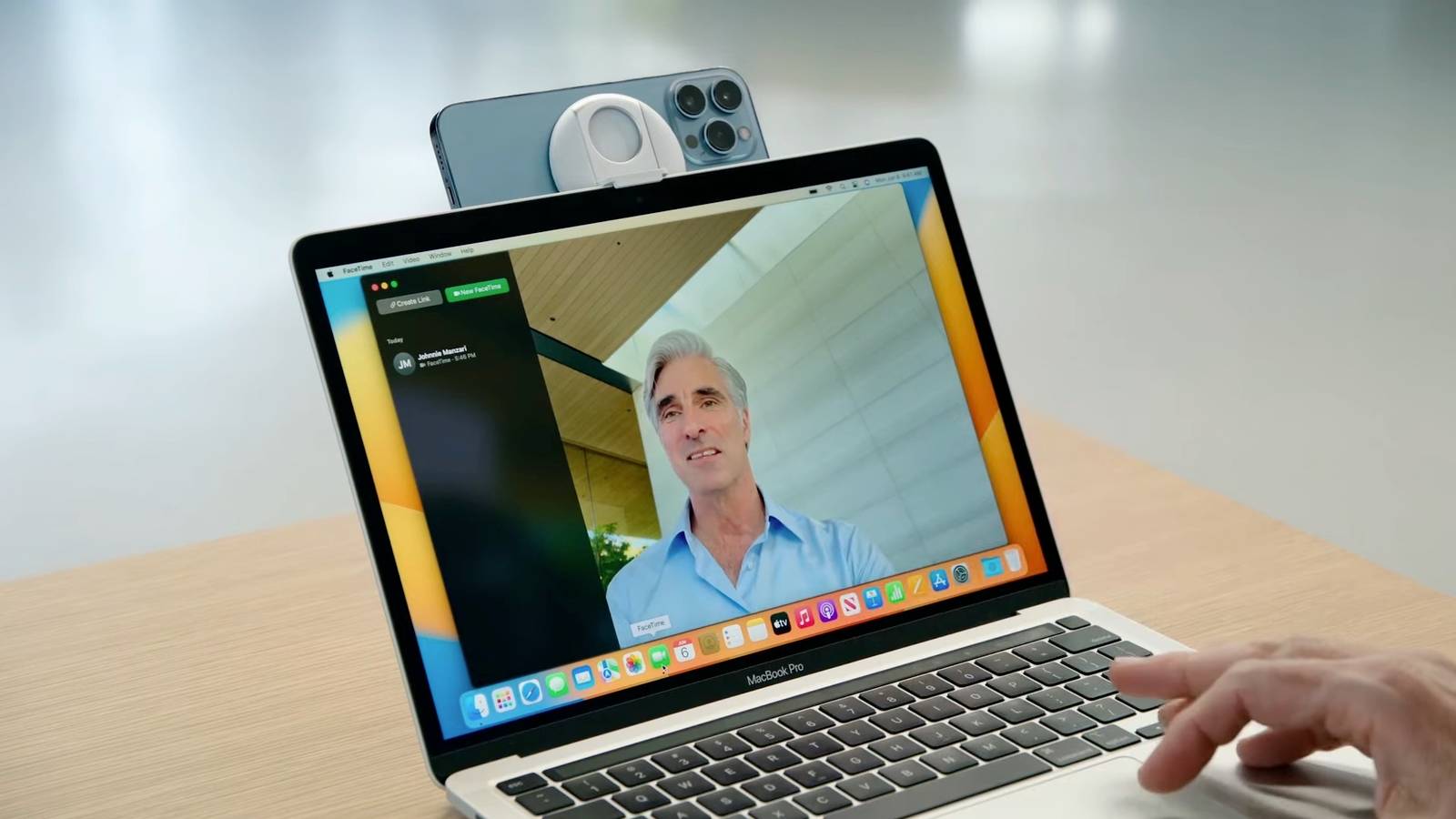 These are the best continuity camera mounts and stands for your iPhone