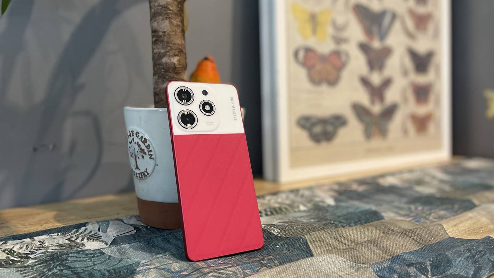 TECNO SPARK 10 Pro Magic Magenta: A color-shifting marvel