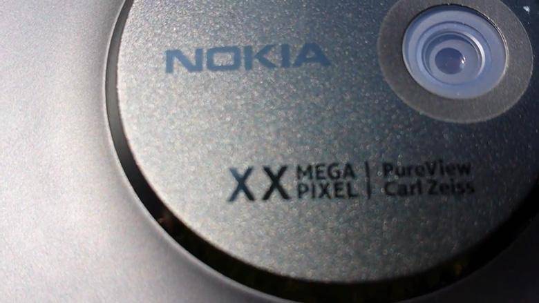 Nokia camera mechanical shutter explained by Damian Dinning