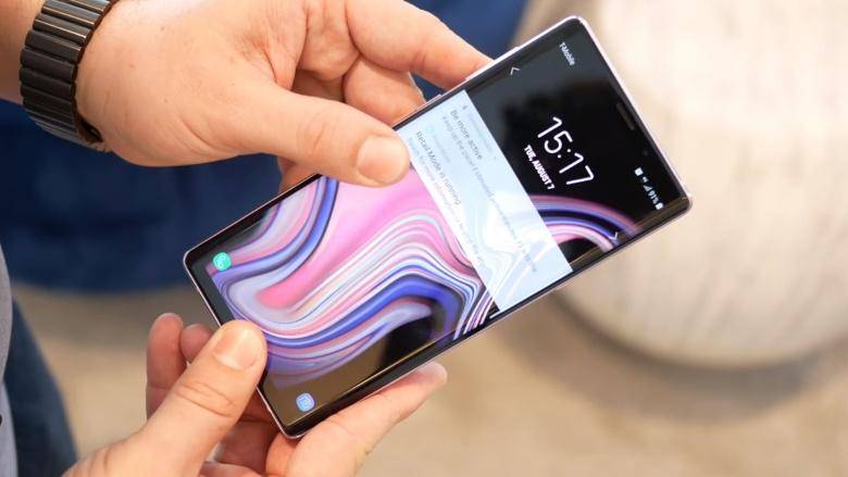 Galaxy Note9 display raises the bar, claim DisplayMate superlatives